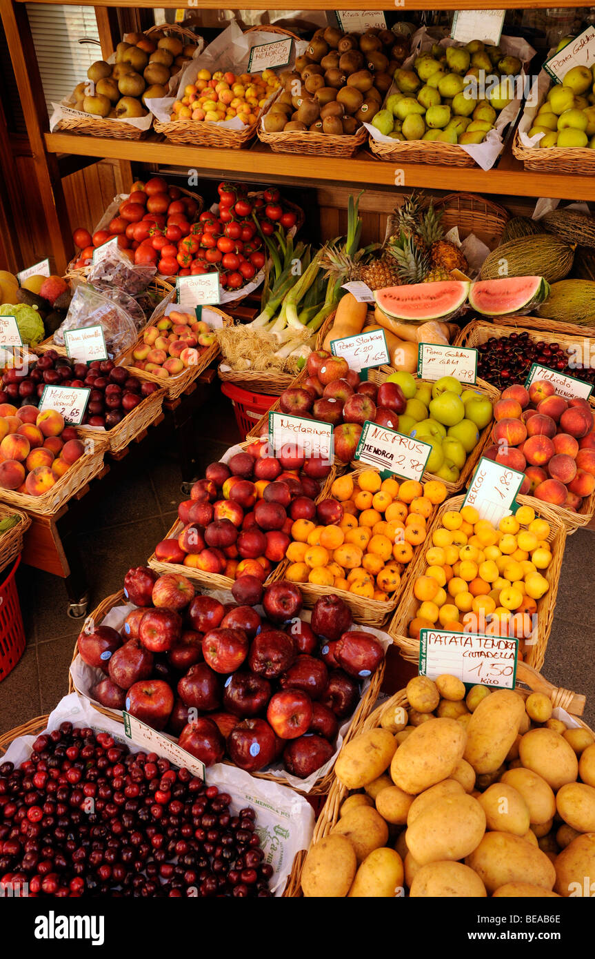 Fruit stall hi-res stock photography and images - Alamy