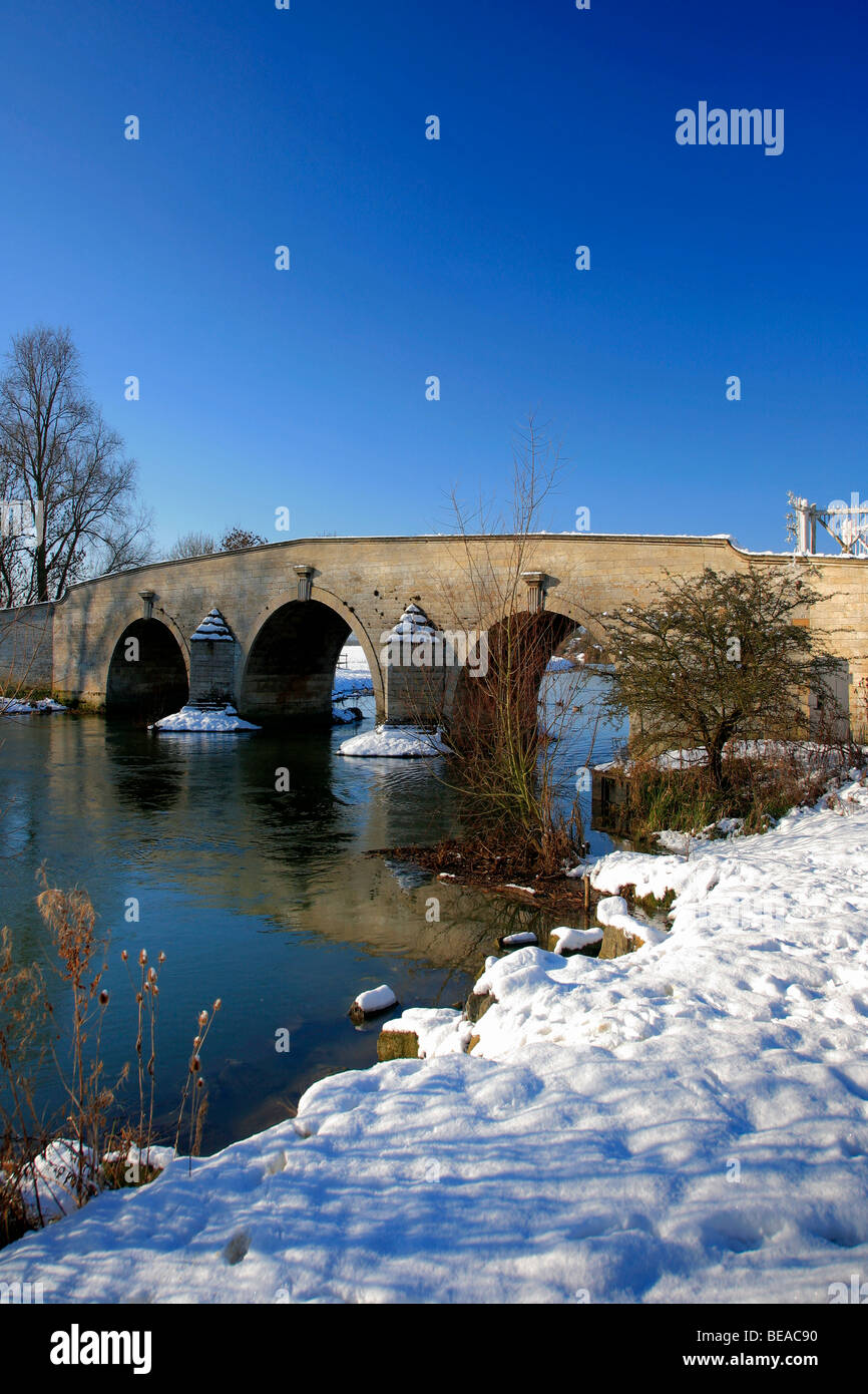 Winter Snow Ferry Meadows Stone Bridge River Nene Peterborough ...