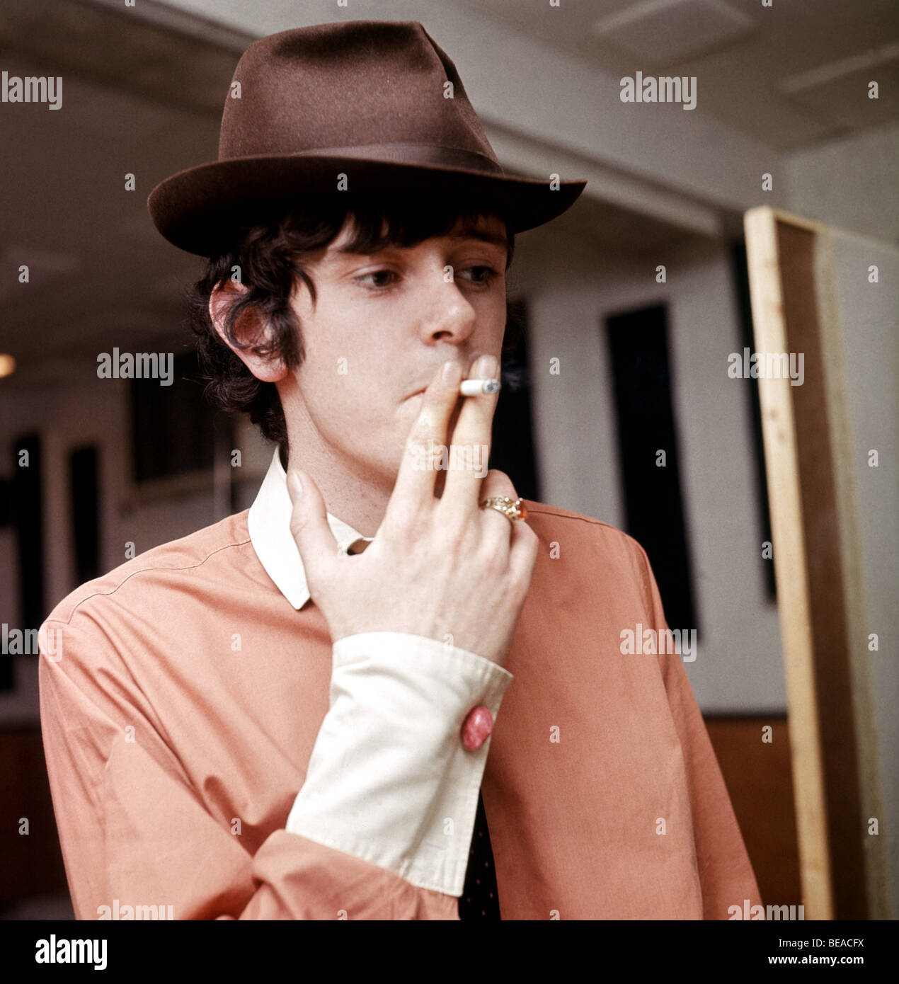 Donovan pop singer hi-res stock photography and images - Alamy