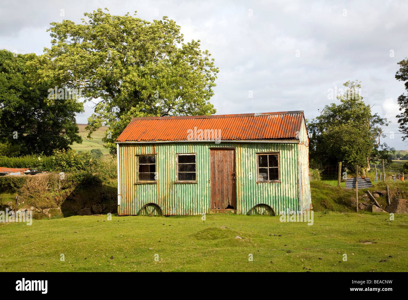 Old shepherds hut hi-res stock photography and images - Alamy