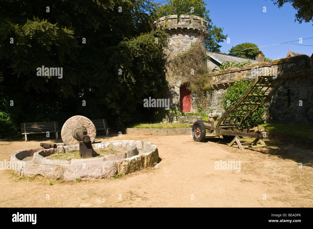 dh Seigneurie Gardens LA SEIGNEURIE SARK ISLAND Millstone and garden ...