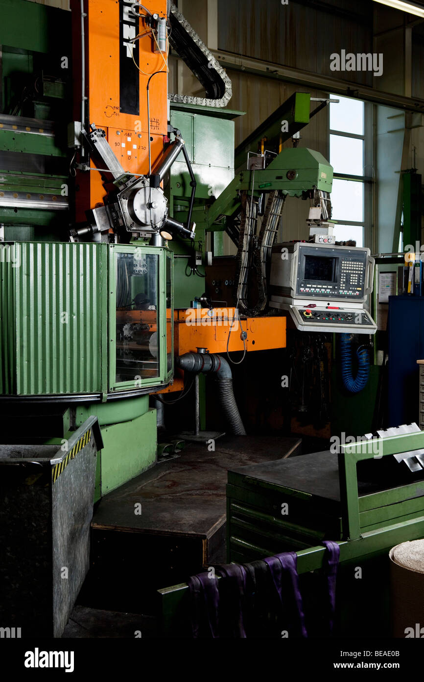 Metal parts hi-res stock photography and images - Alamy