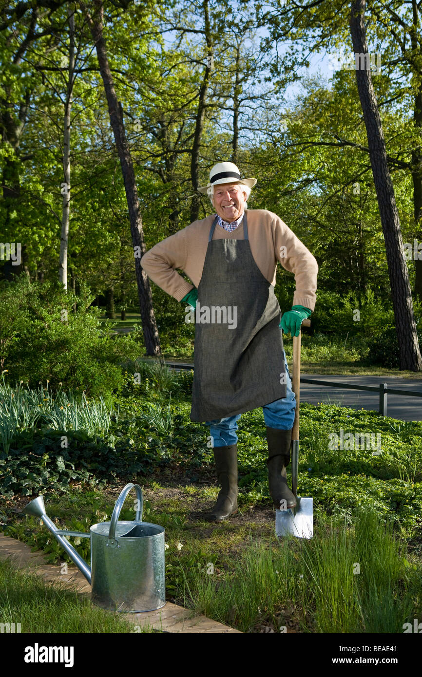 A senior man taking a break from gardening Stock Photo - Alamy