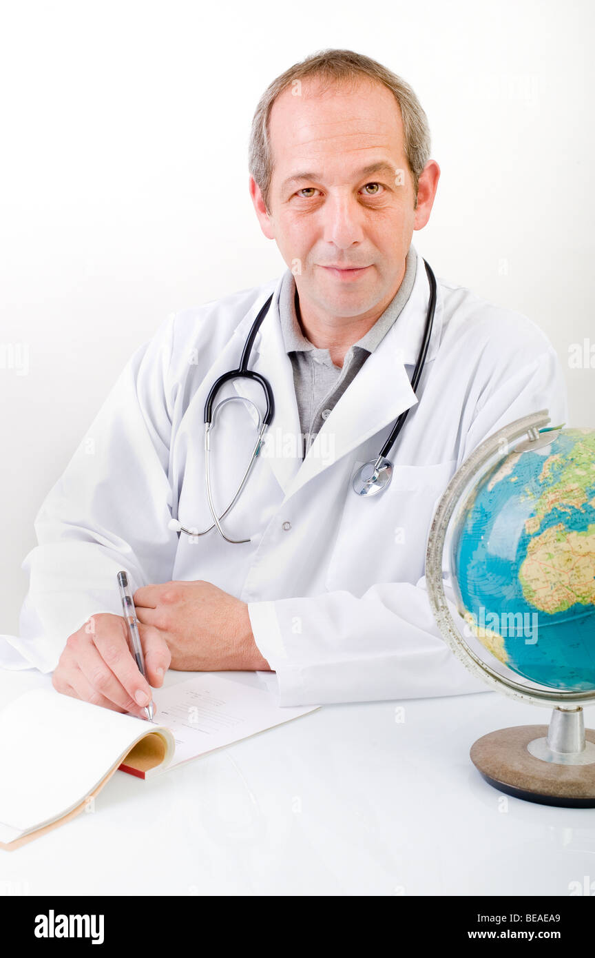 Doctor travel hi-res stock photography and images - Alamy