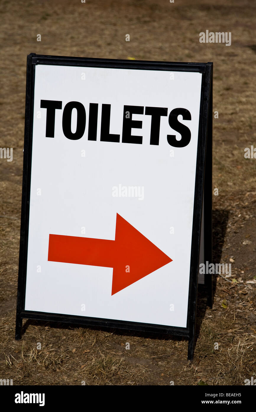 Toilet sign arrow direction hi-res stock photography and images - Alamy