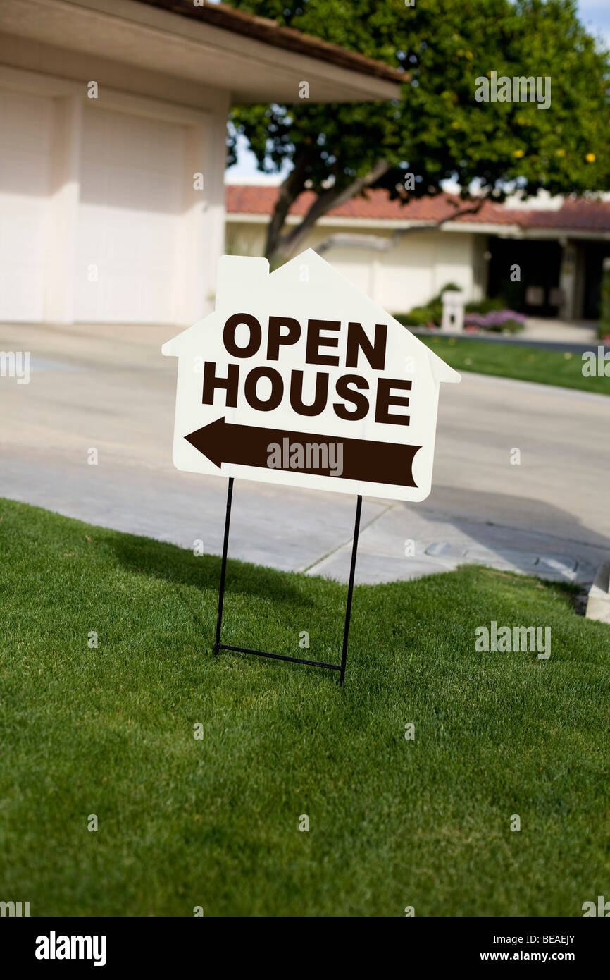 An OPEN HOUSE sign Stock Photo - Alamy
