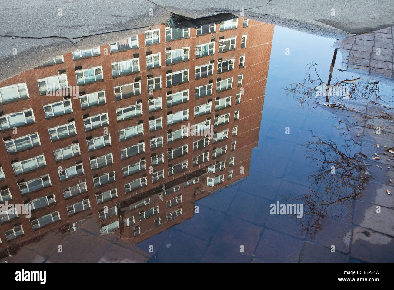 Building horizontal hi-res stock photography and images - Alamy