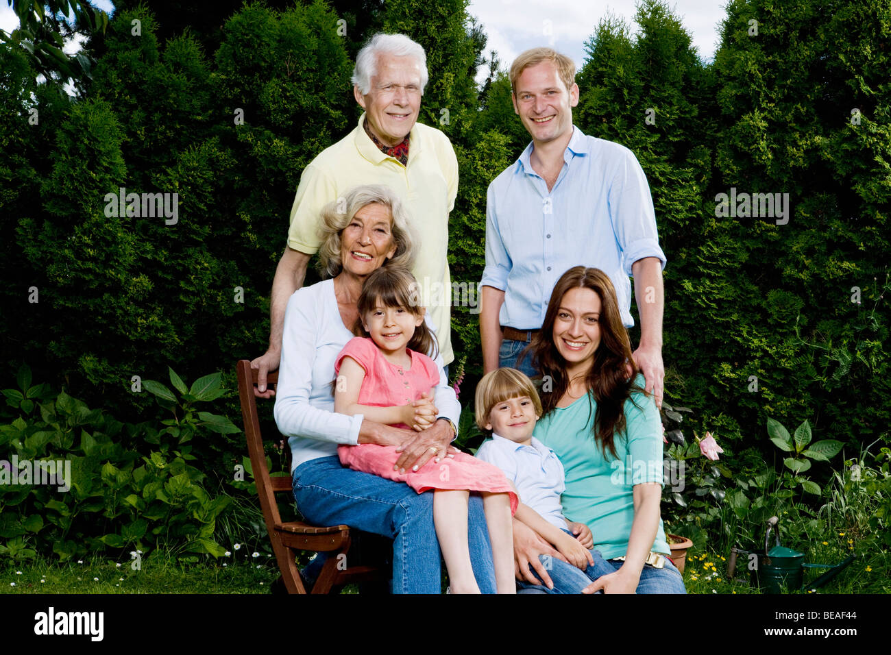 Portrait of a multi-generational family Stock Photo - Alamy