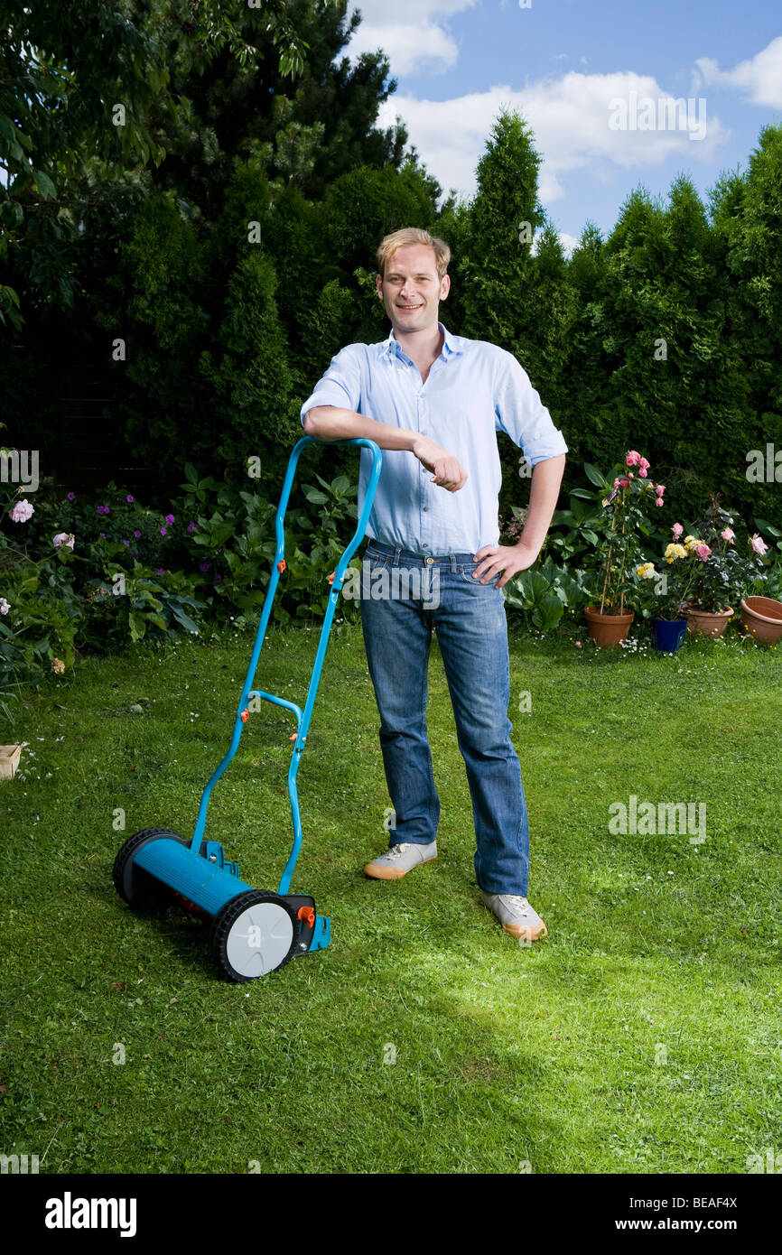 Push mower hi-res stock photography and images - Alamy