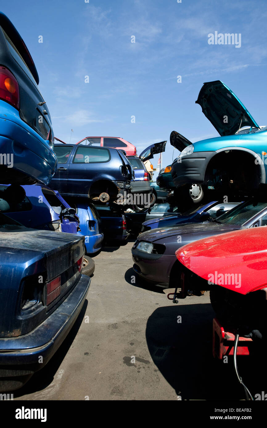 Junkyard hi-res stock photography and images - Alamy