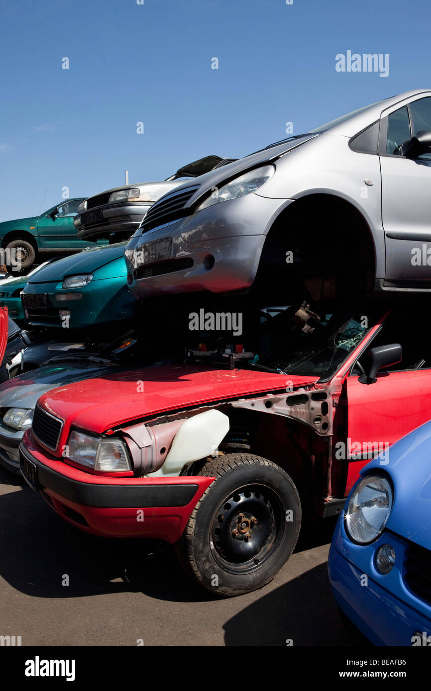 Junkyard hi-res stock photography and images - Alamy