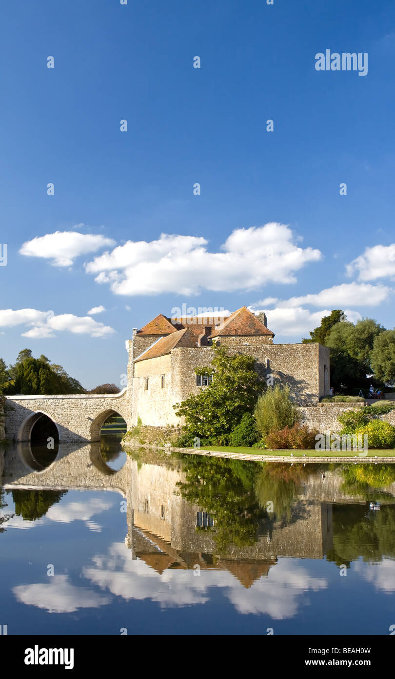Leeds castle hi-res stock photography and images - Alamy