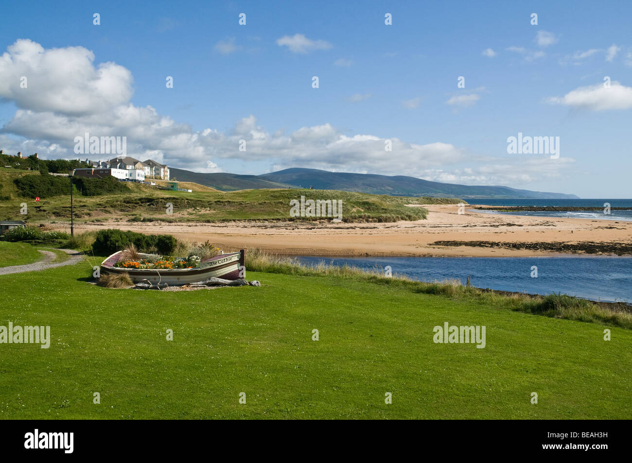dh BRORA SUTHERLAND Decorative floral display boat coastal bay Scotland ...