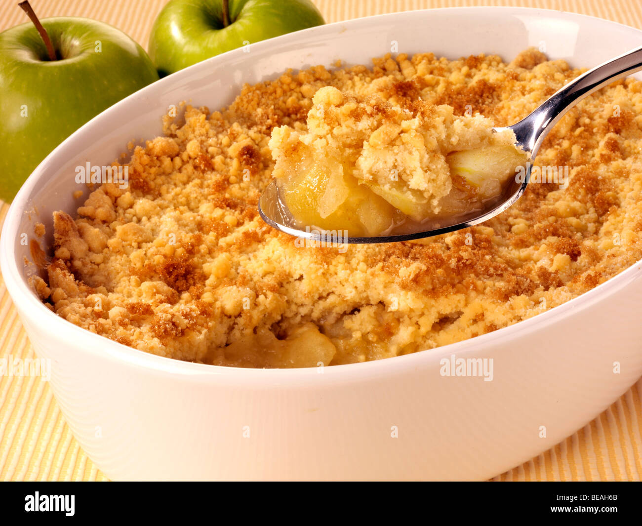 APPLE CRUMBLE DESSERT Stock Photo - Alamy
