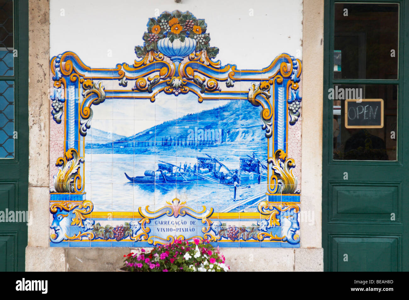 train station azulejos pinhao douro portugal Stock Photo - Alamy