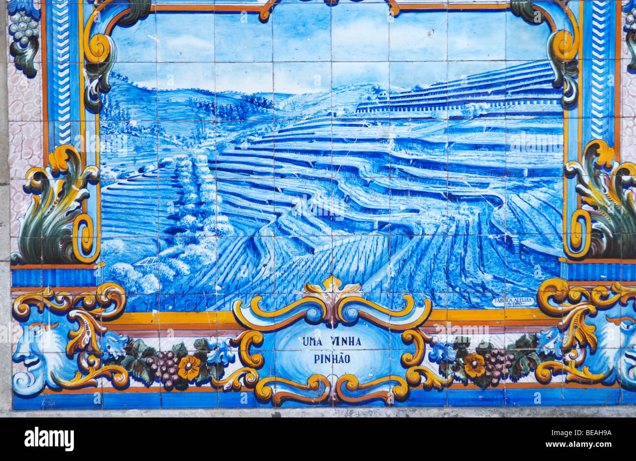 train station azulejos pinhao douro portugal Stock Photo - Alamy
