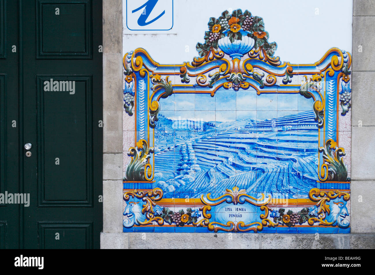 train station azulejos pinhao douro portugal Stock Photo - Alamy