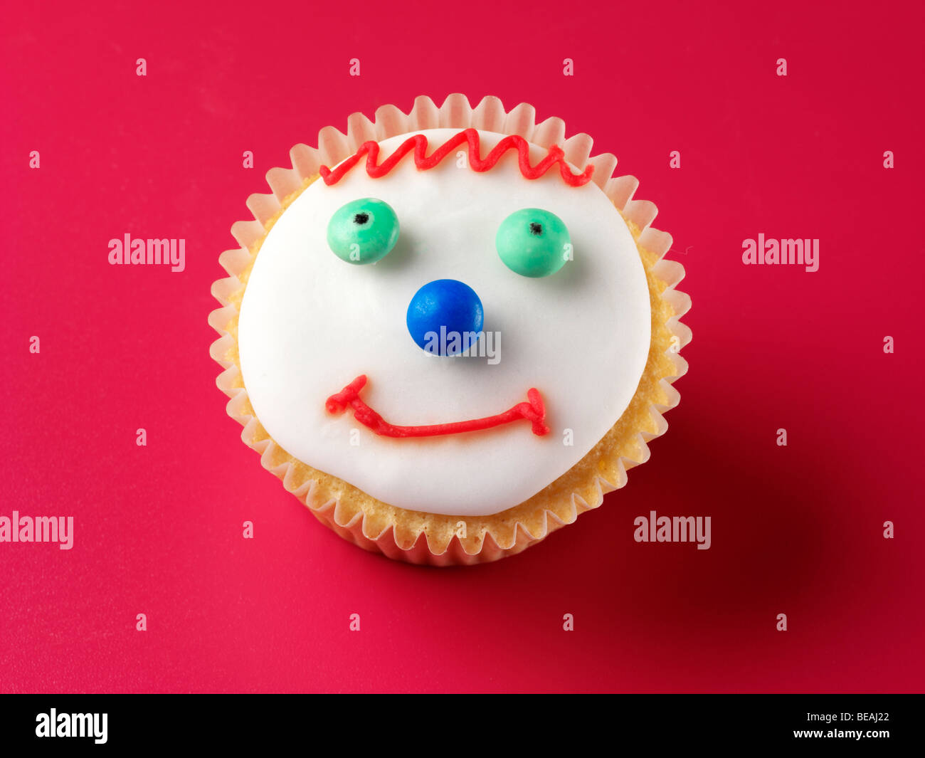Smiley Face Cupcakes Stock Photos & Smiley Face Cupcakes Stock Images ...