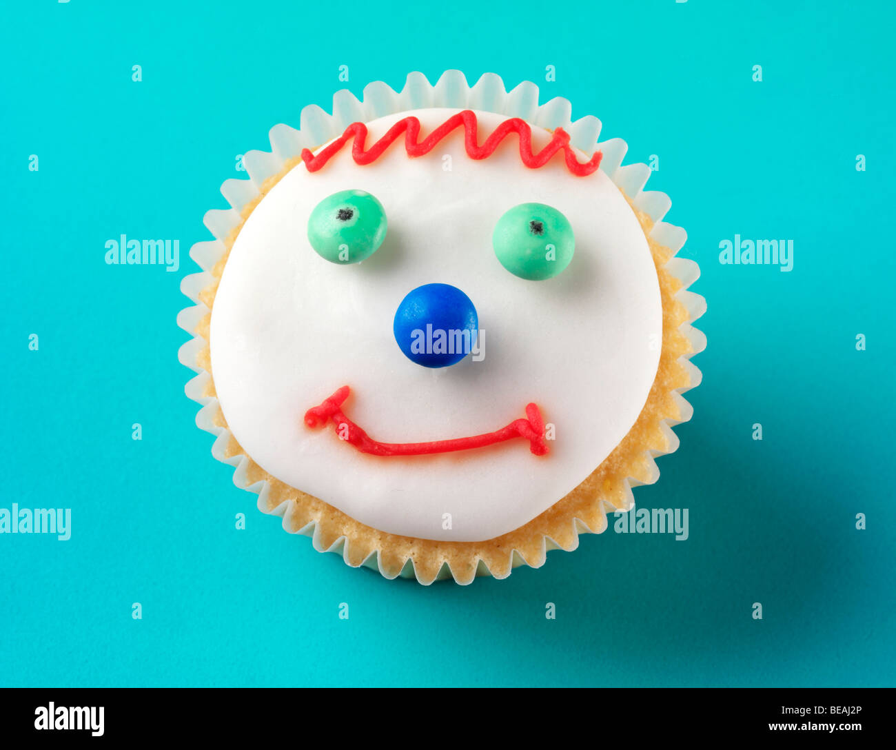 Smiley Face Cupcakes Stock Photos & Smiley Face Cupcakes Stock Images ...