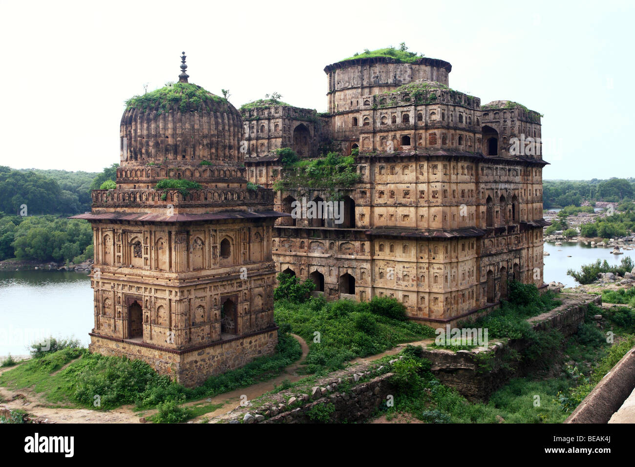 orcha asia india temple view Stock Photo - Alamy