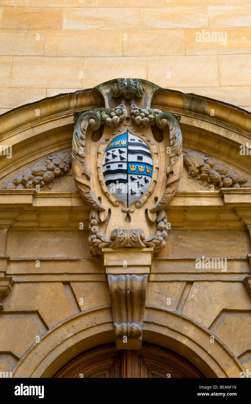 College crest hi-res stock photography and images - Alamy