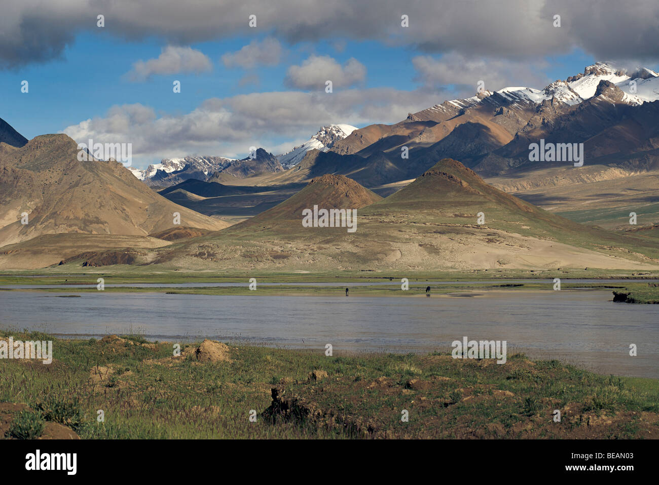 Tibetan plateau hi-res stock photography and images - Alamy
