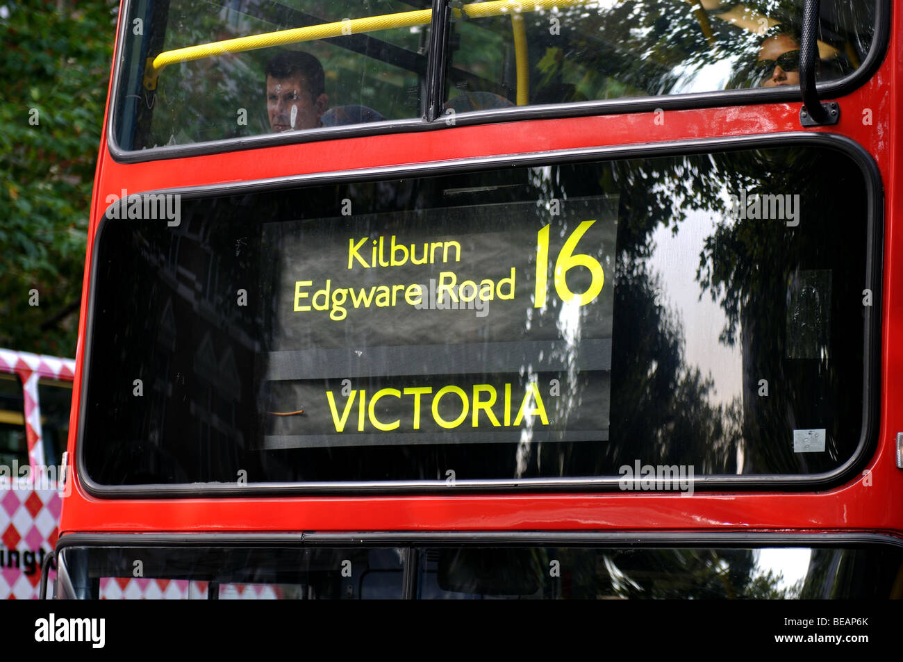 London number 16 bus hi-res stock photography and images - Alamy