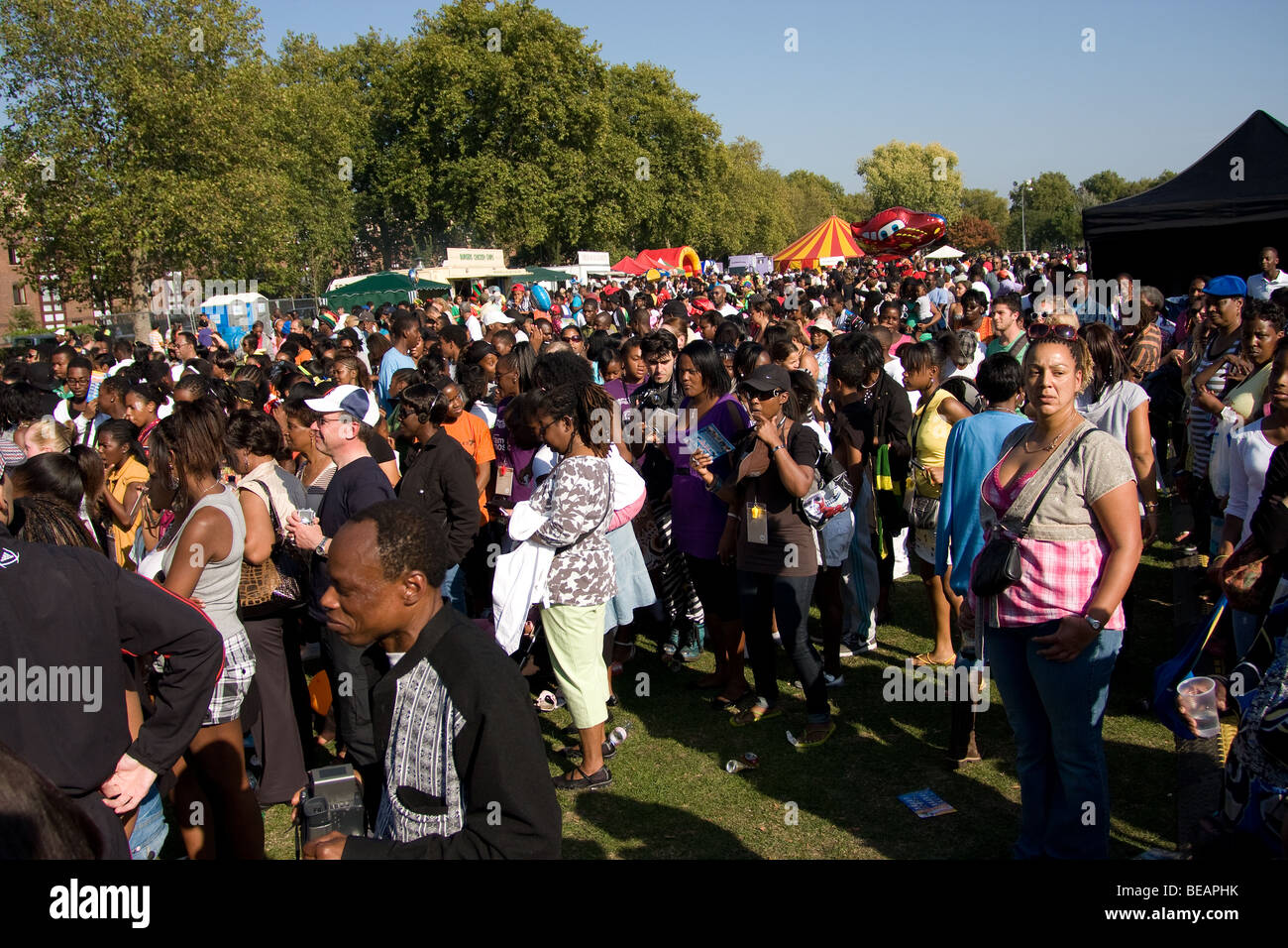 Diverse people england happy hi-res stock photography and images - Alamy