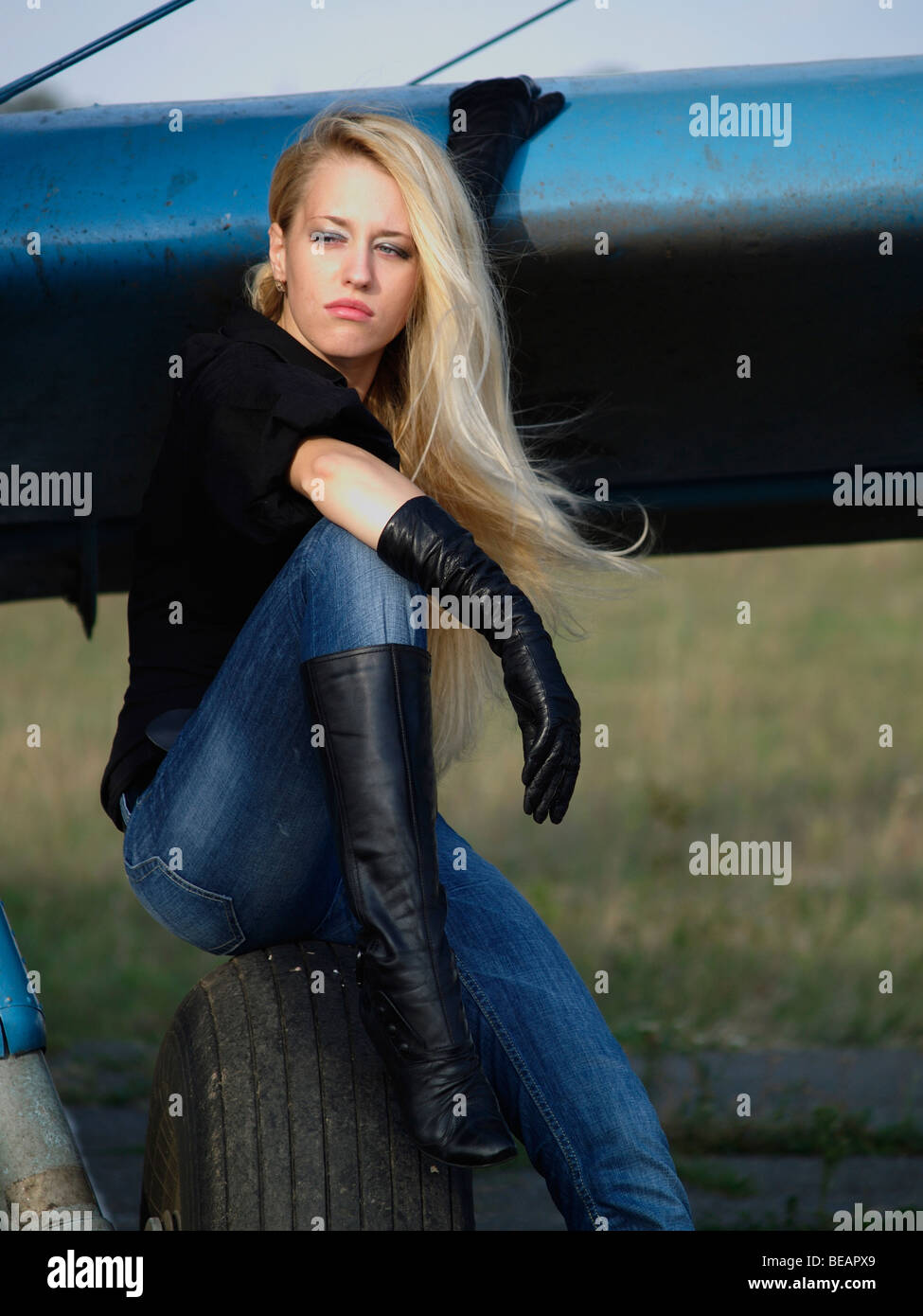 Airplane pilot lady woman hi-res stock photography and images - Alamy