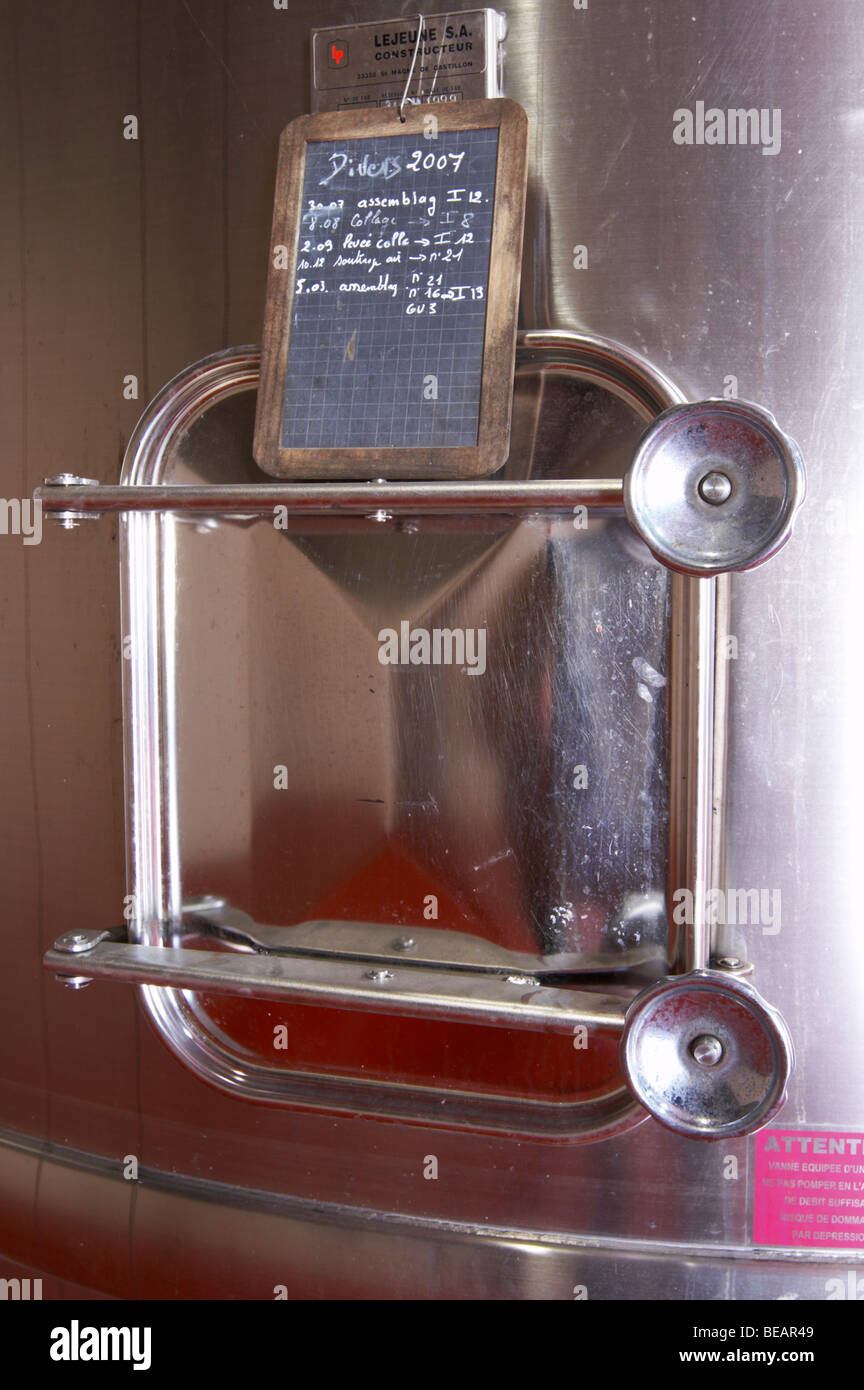 Chateau sign hi-res stock photography and images - Alamy