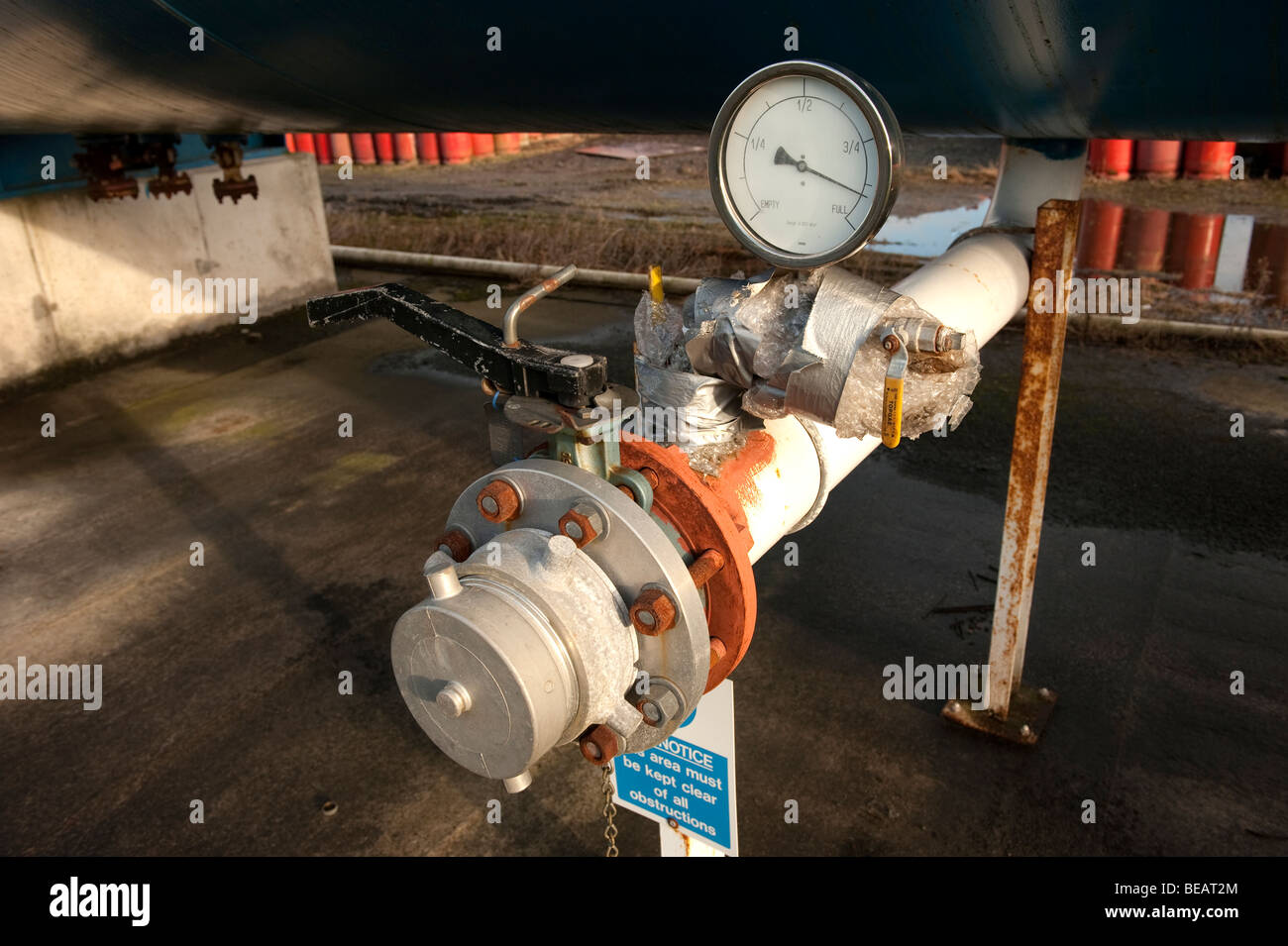 Tank pressure hi-res stock photography and images - Alamy