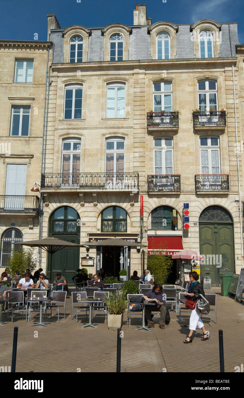 quai des chartrons restaurant terrace bordeaux france Stock Photo - Alamy