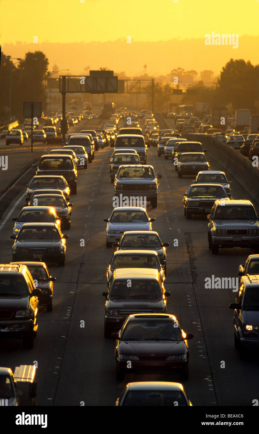Heavy traffic at rush hour on Freeway Stock Photo - Alamy