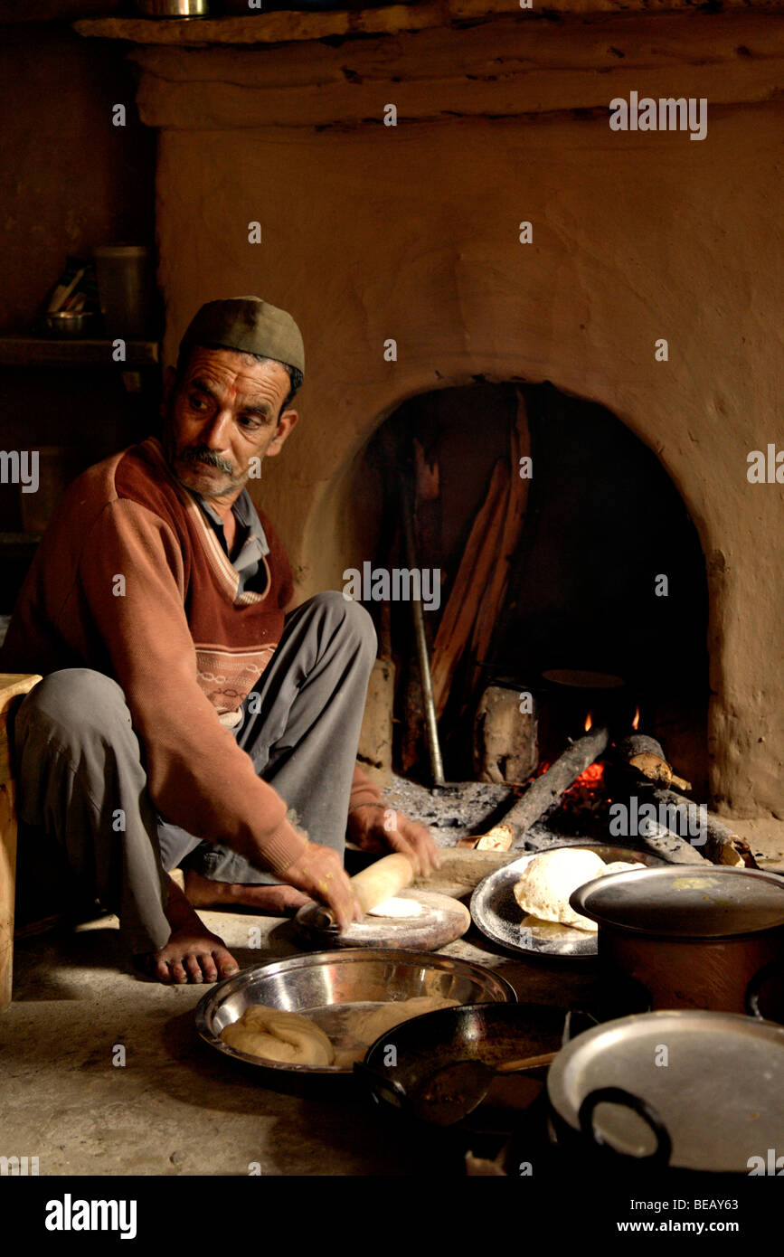 A Hindu man cooking in Uttarakhand Stock Photo - Alamy