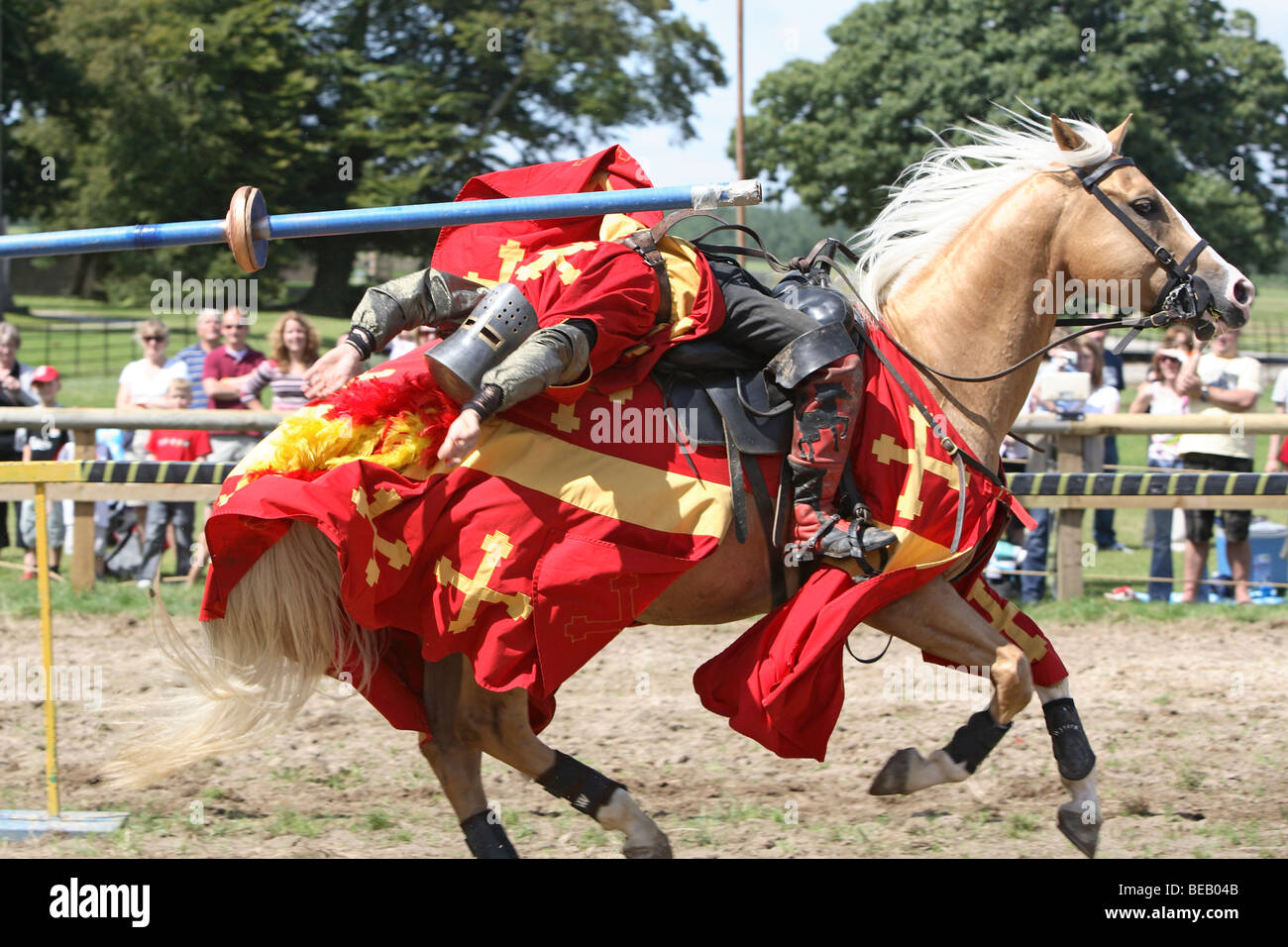 Jousting show hi-res stock photography and images - Alamy