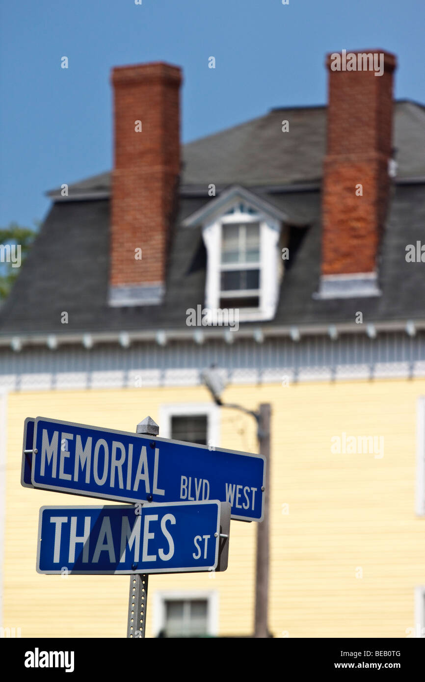 Street sign at the junction of Memorial and Thames Streets in Newport ...