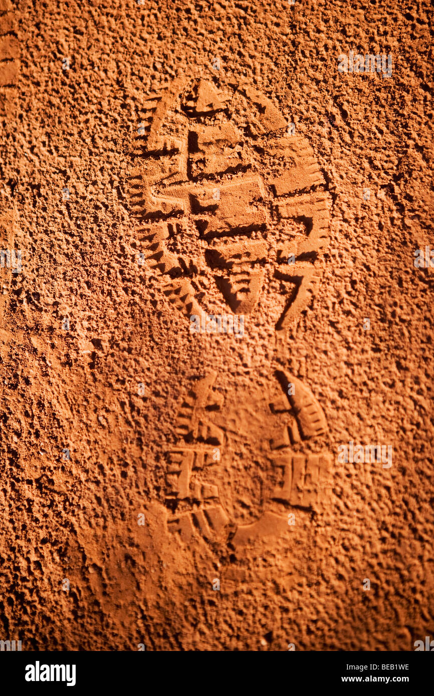 Shoe print mud hi-res stock photography and images - Alamy