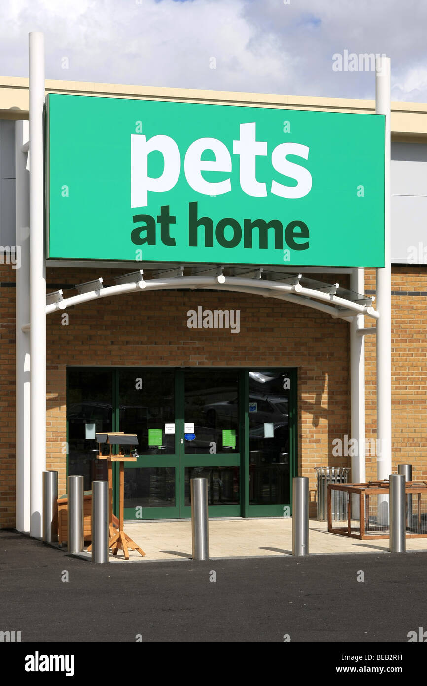 Pets at Home store and overhead sign Stock Photo - Alamy