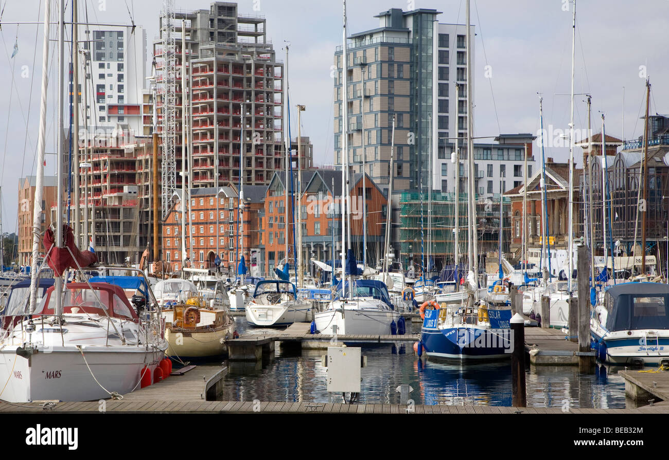 Wet dock docks hi-res stock photography and images - Alamy