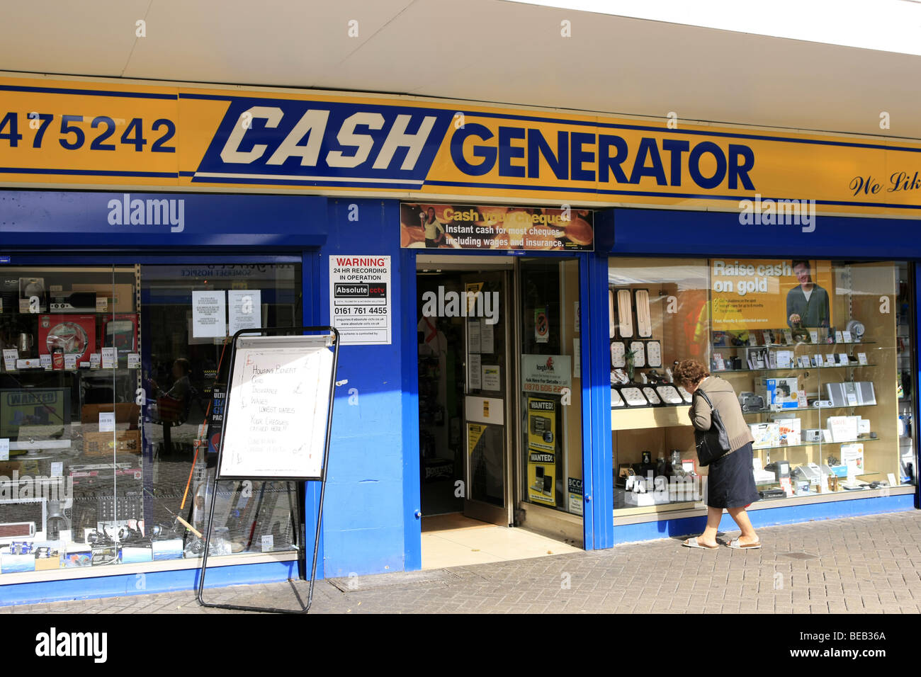Cash Generator Pawn shop and Sign Stock Photo - Alamy