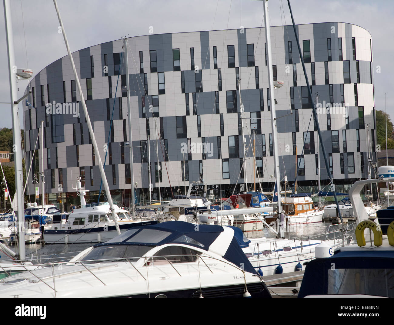 University Campus Suffolk building, Boats in marina, Wet Dock, Ipswich ...