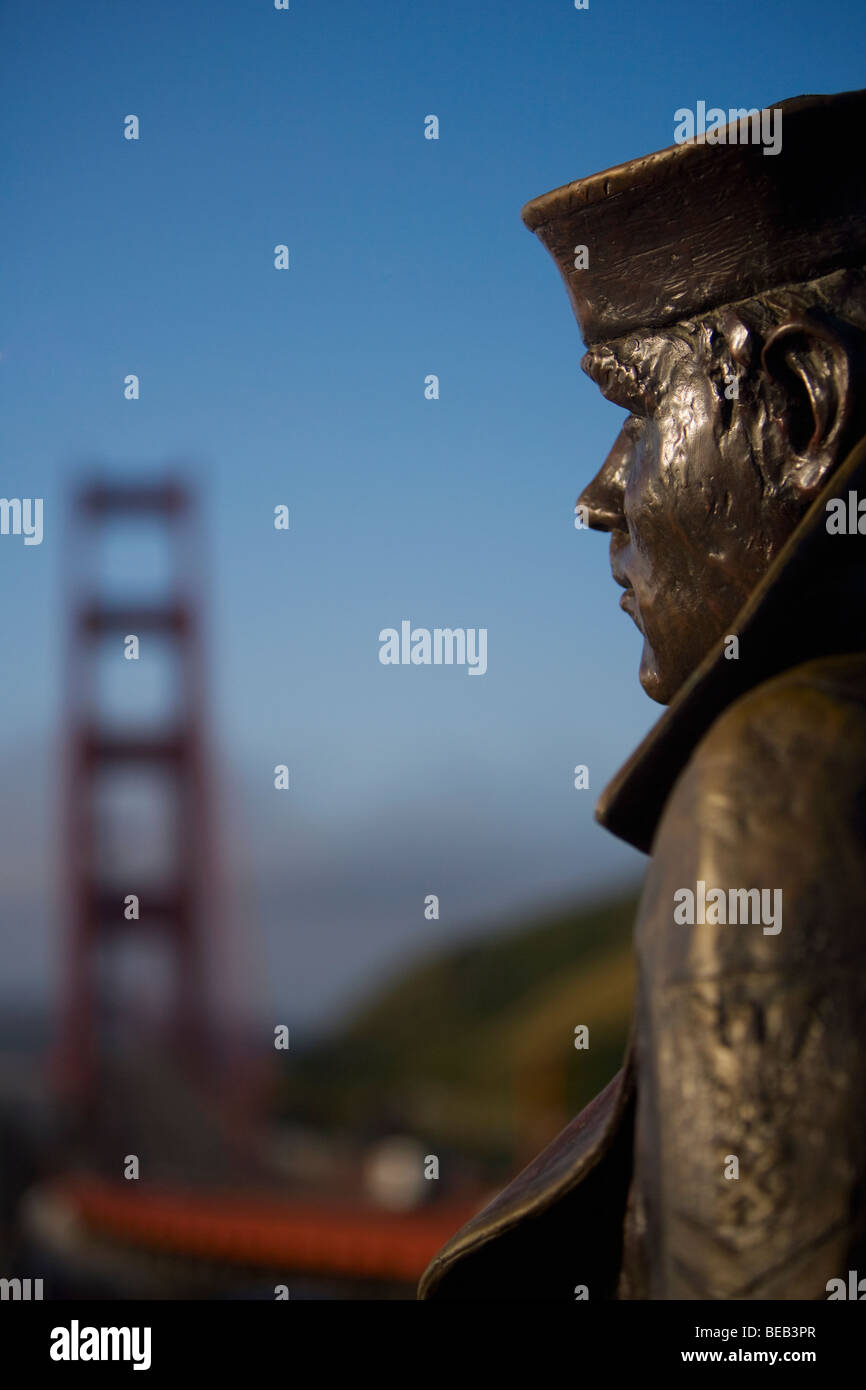 The lone sailor statue hi-res stock photography and images - Alamy