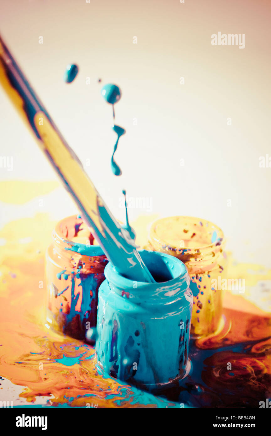 Paint can falling hi-res stock photography and images - Alamy