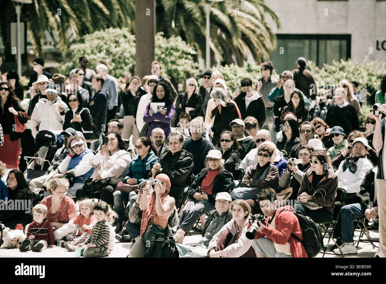 Spectators taking a picture, Union Square, San Francisco, California ...