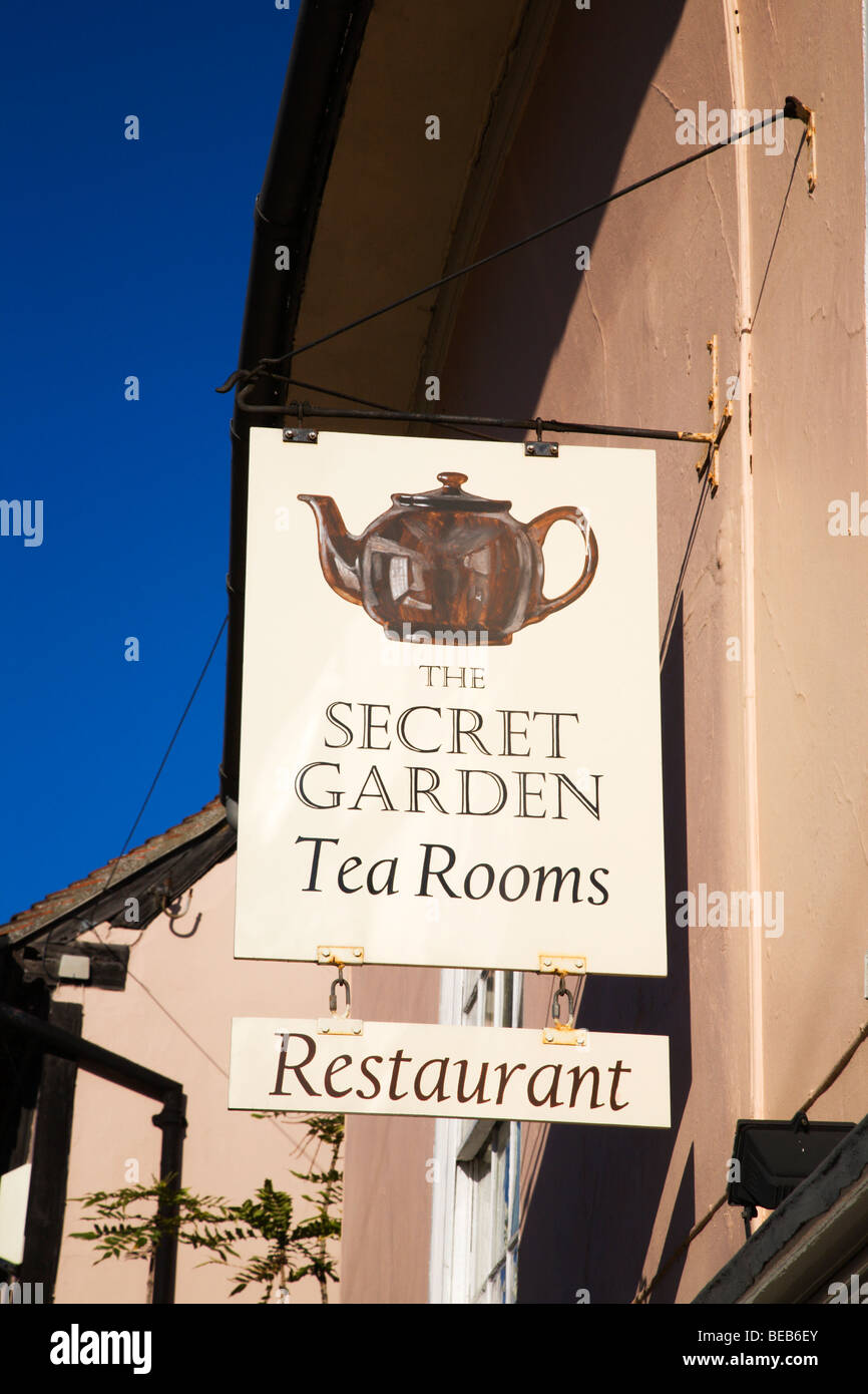 Tea rooms and garden hi-res stock photography and images - Alamy