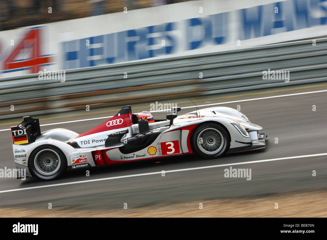24 hours of Le Mans 2009 - Audi R15 TDI N°3 Stock Photo - Alamy