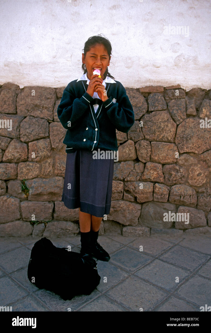 School uniform children peru hi-res stock photography and images - Alamy