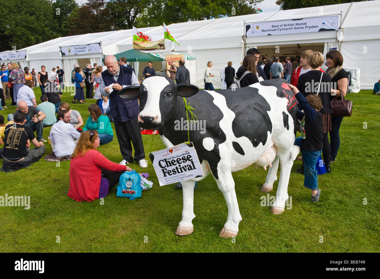 Fibreglass cow hi-res stock photography and images - Alamy