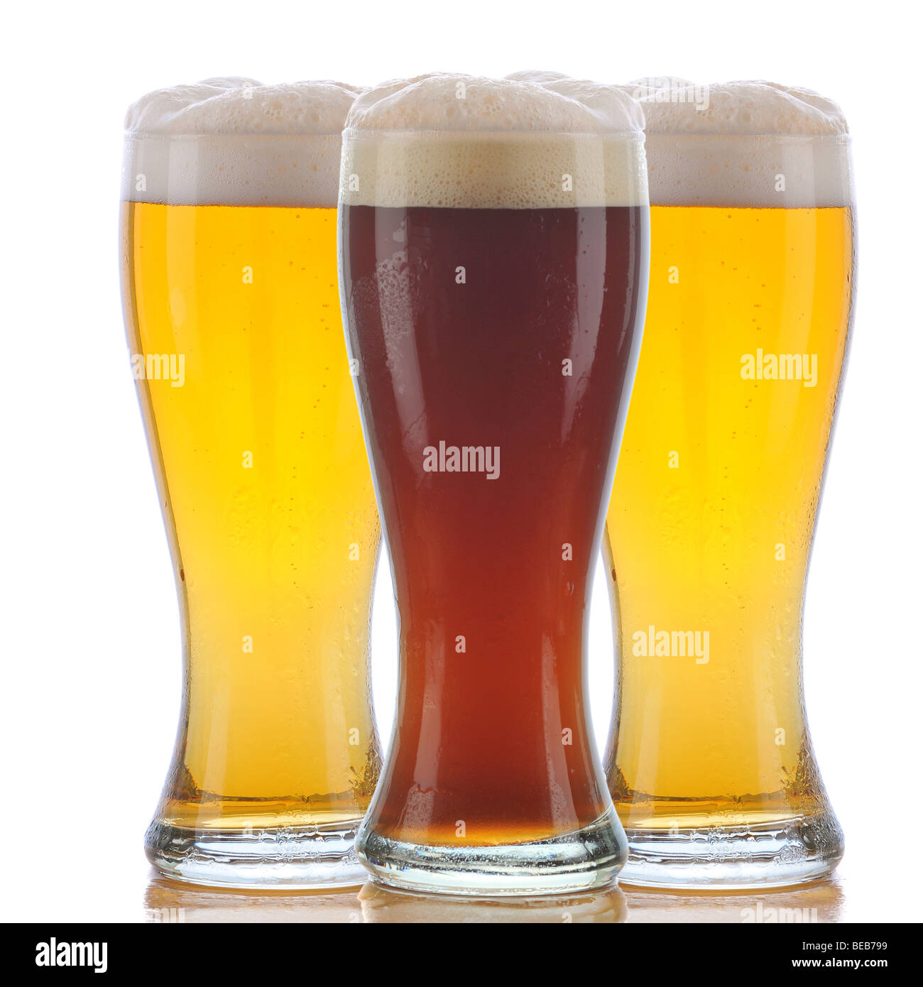 Beer drip foam hi-res stock photography and images - Alamy