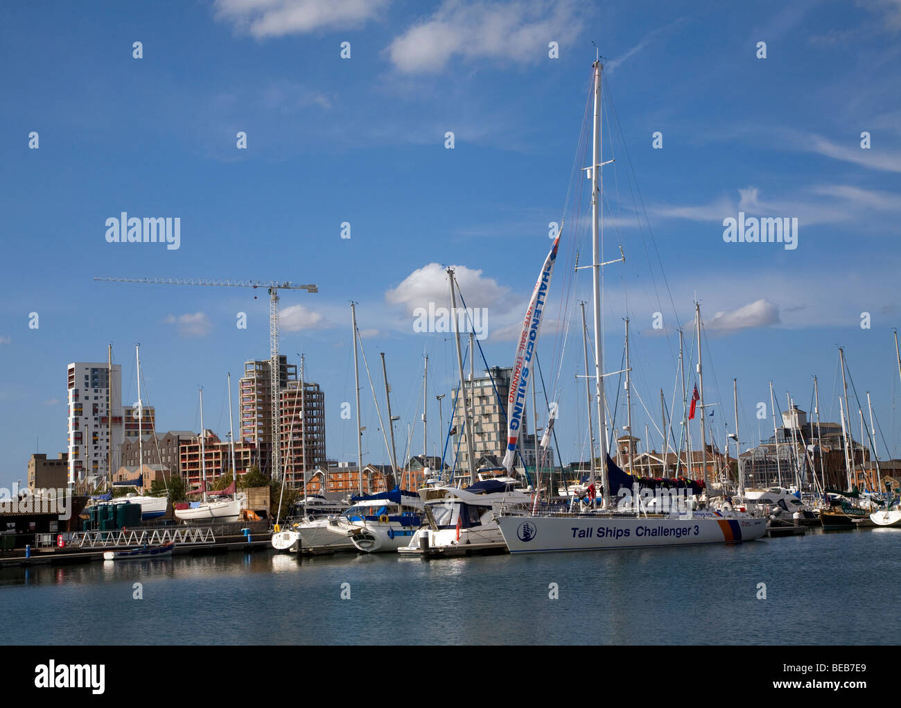 Dock marina hi-res stock photography and images - Alamy